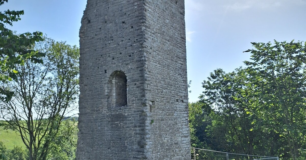 Burgruine Bechthal gesperrt: Schäden wurden festgestellt | Franken ...